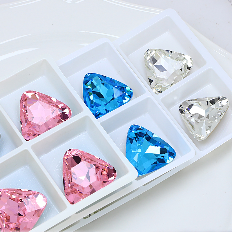 3012 Triangle shape crystal fancy stone